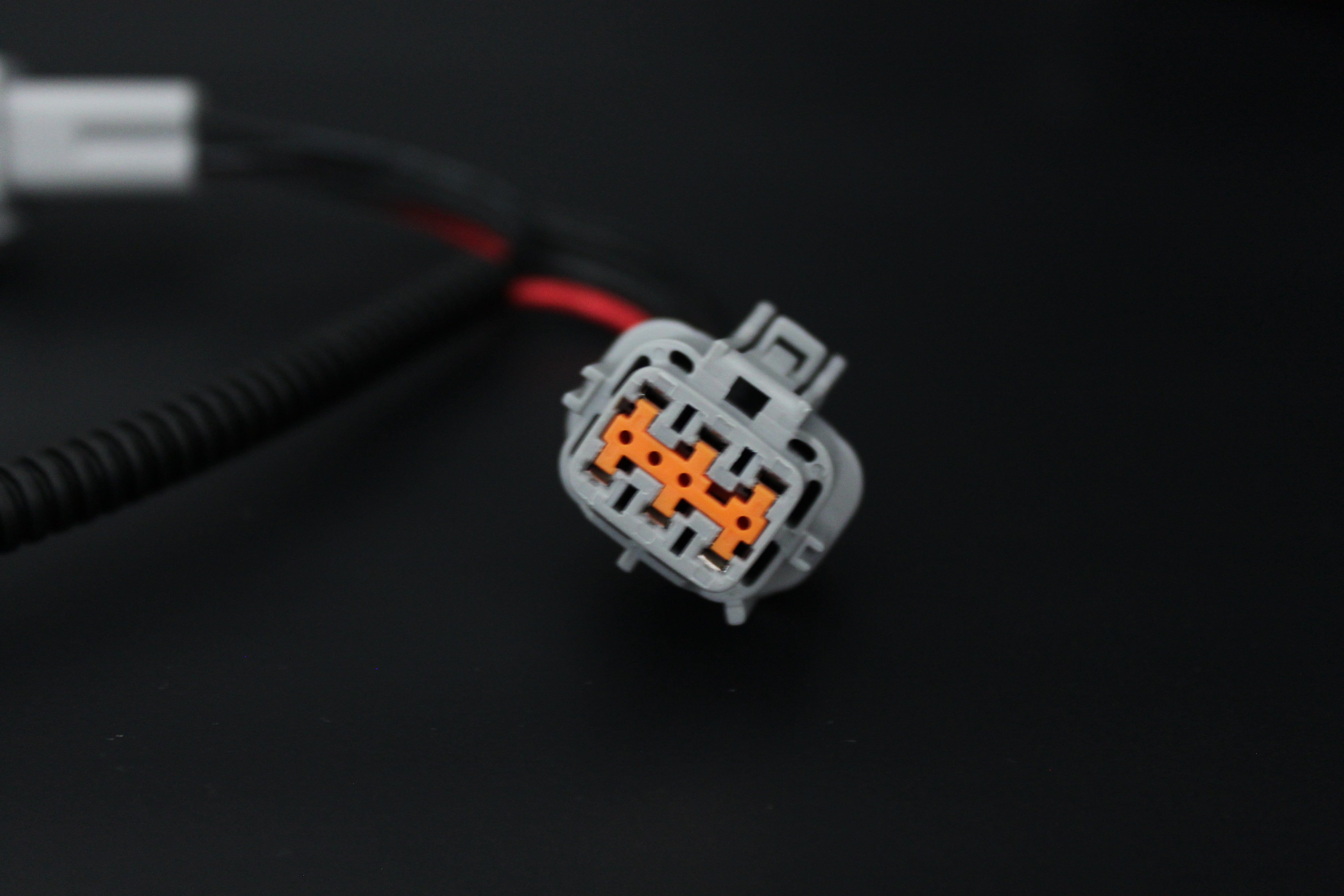 PIGGYBACK ADAPATOR- NISSAN PATROL Y62 – ONYX Lights